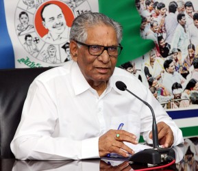 Three-phase action plan before padayatra | YSR Congress Party