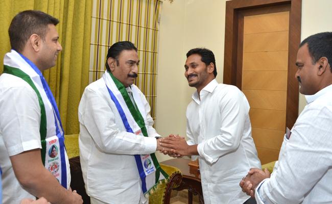 Senior TDP leader Joins YSRCP | YSR Congress Party