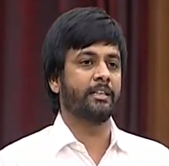 చెప్పుల ధర పెంచితే.. చెప్పుల దండలు వేసుకొస్తారా..? | YSR Congress Party