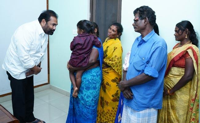 చిన్నారికి ఎమ్మెల్యే కోటంరెడ్డి చేయూత | YSR Congress Party చిన్నారికి ఎమ్మెల్యే కోటంరెడ్డి చేయూత | YSR Congress Party