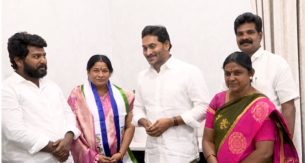 మాజీ ఎంపీ జే.శాంత వైయ‌స్ఆర్‌సీపీలో చేరిక‌ | YSR Congress Party